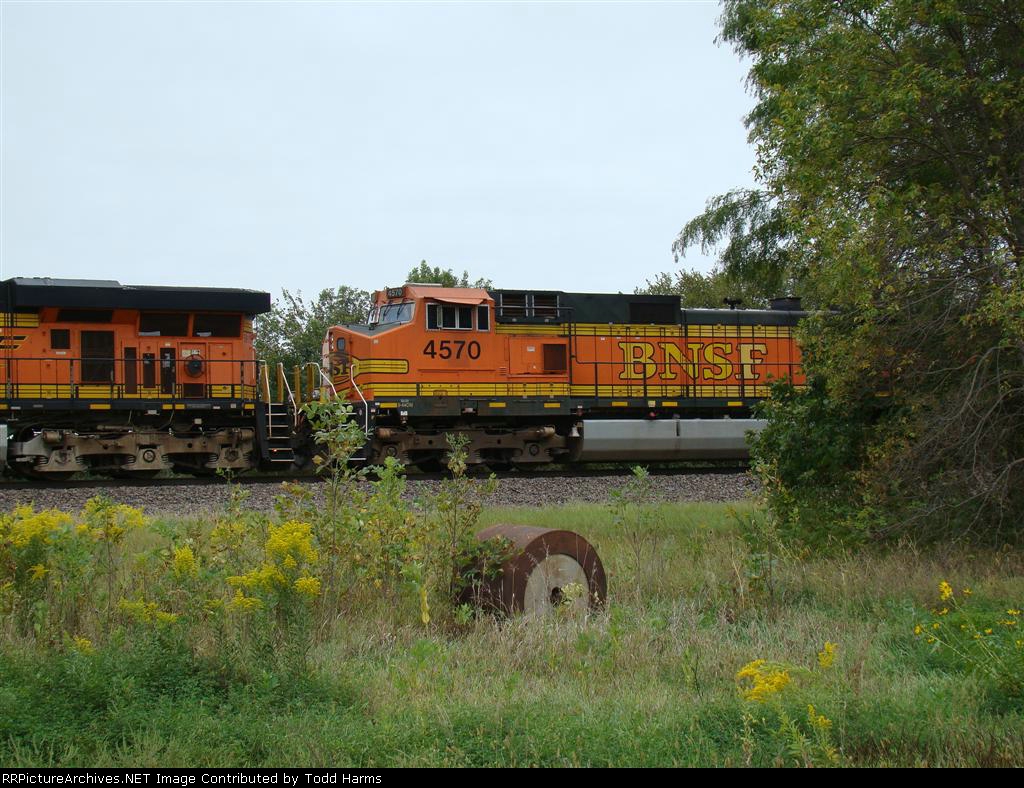 BNSF 4570